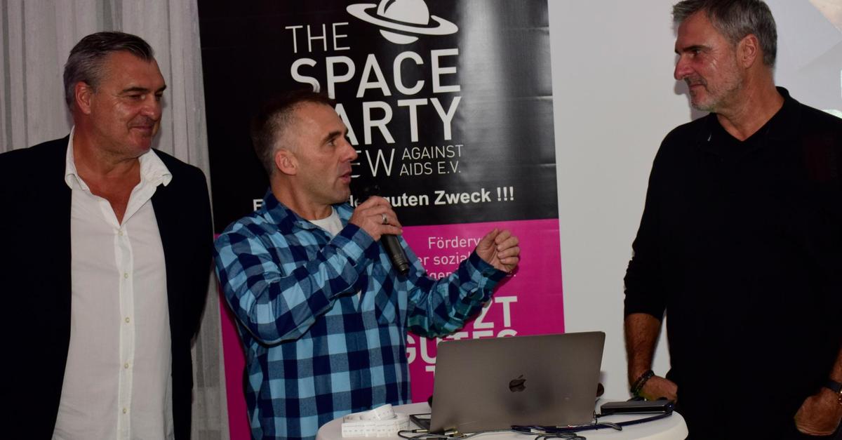 Handball-Legenden bei "Space Party Crew" in Münchholzhausen