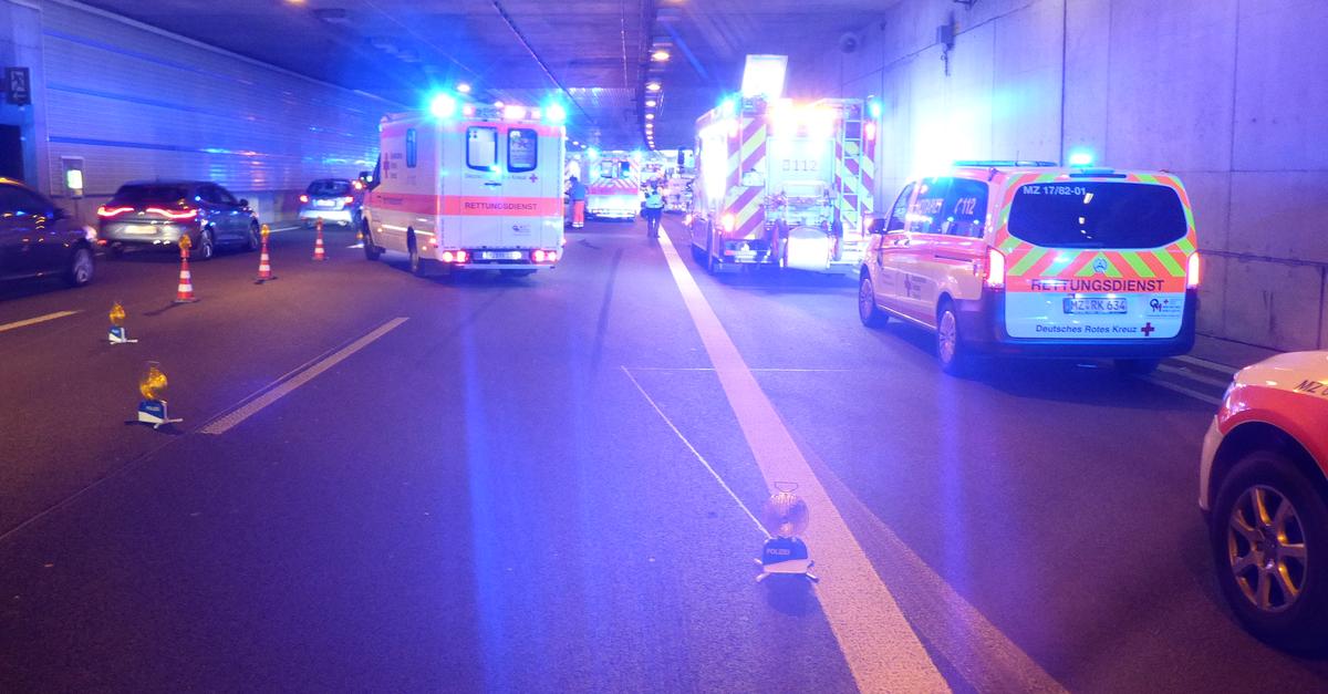 Sechs Verletzte bei Verkehrsunfall im Mainzer Autobahntunnel