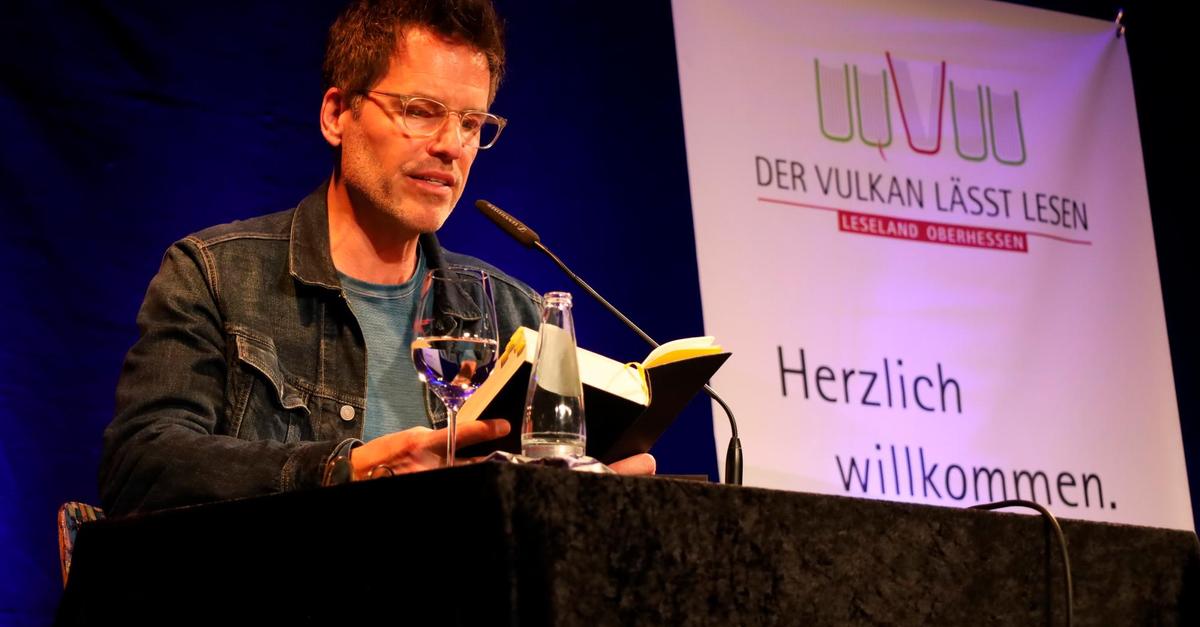 Tim Bergmann liest neusten Heuhaus-Krimi in Lauterbach
