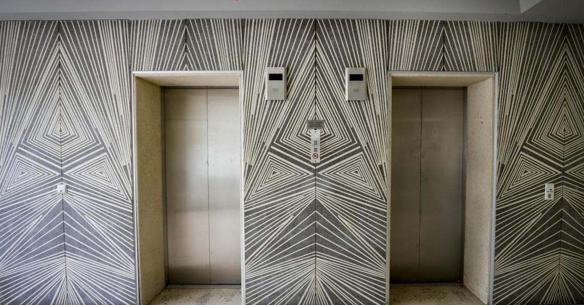 Ein Blick in das Dyckerhoff-Hochhaus am Rheinufer