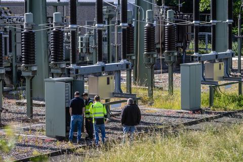 Anschlag? Zehntausende nach Feuer in Umspannwerk ohne Strom