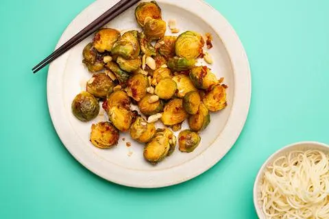 Noch kein Fan von Rosenkohl? So wird er spicy statt bitter