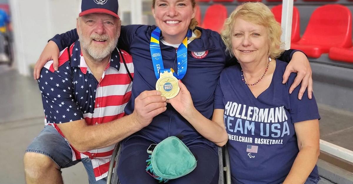 Rollstuhlbasketballerin Rose Hollermann darf jubeln