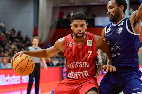 Basketballer der Gießen 46ers feiern klaren Auftaktsieg bei Kirchheim ...