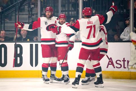 Hurricanes schlagen Golden Knights: Ausgleich in NHL-Finals