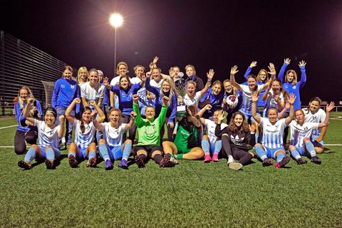 Fußballerinnen des TSV Bicken verteidigen mit einem 4:0 (1:0) über ...