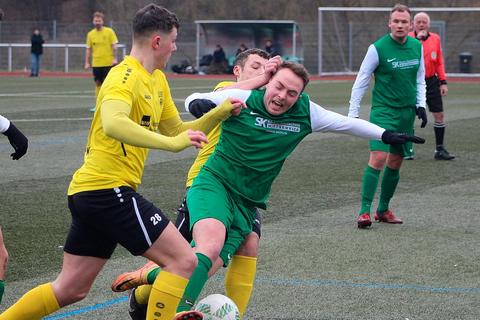 A-Liga: Ballersbach wehrt den Ansturm ab