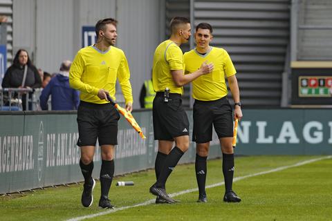 Spontan Linienrichter beim SVWW: Das erzählt Jannis Jäschke | Mittelhessen