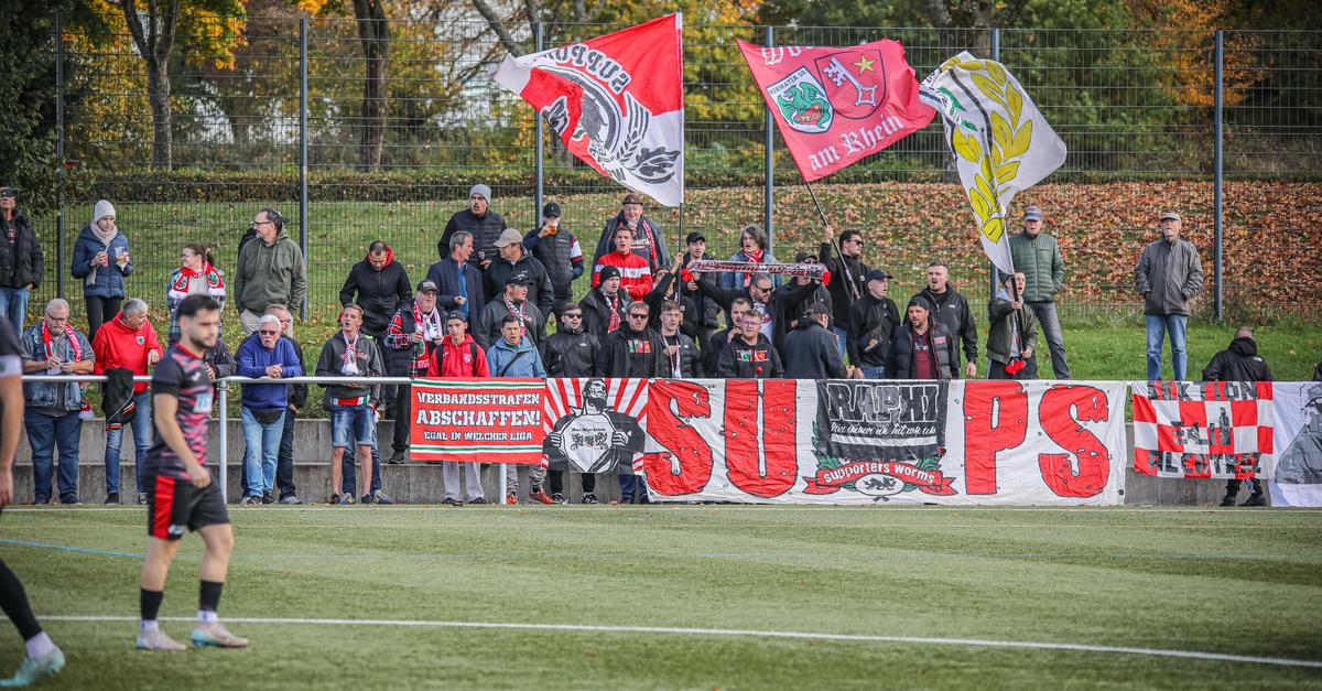 Fan-Rumpeln bei Wormatia Worms