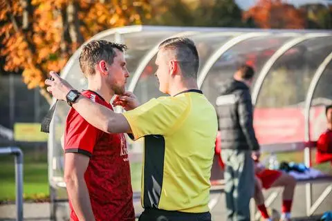 Fünf Minuten des Grauens im Eisbachtalstadion