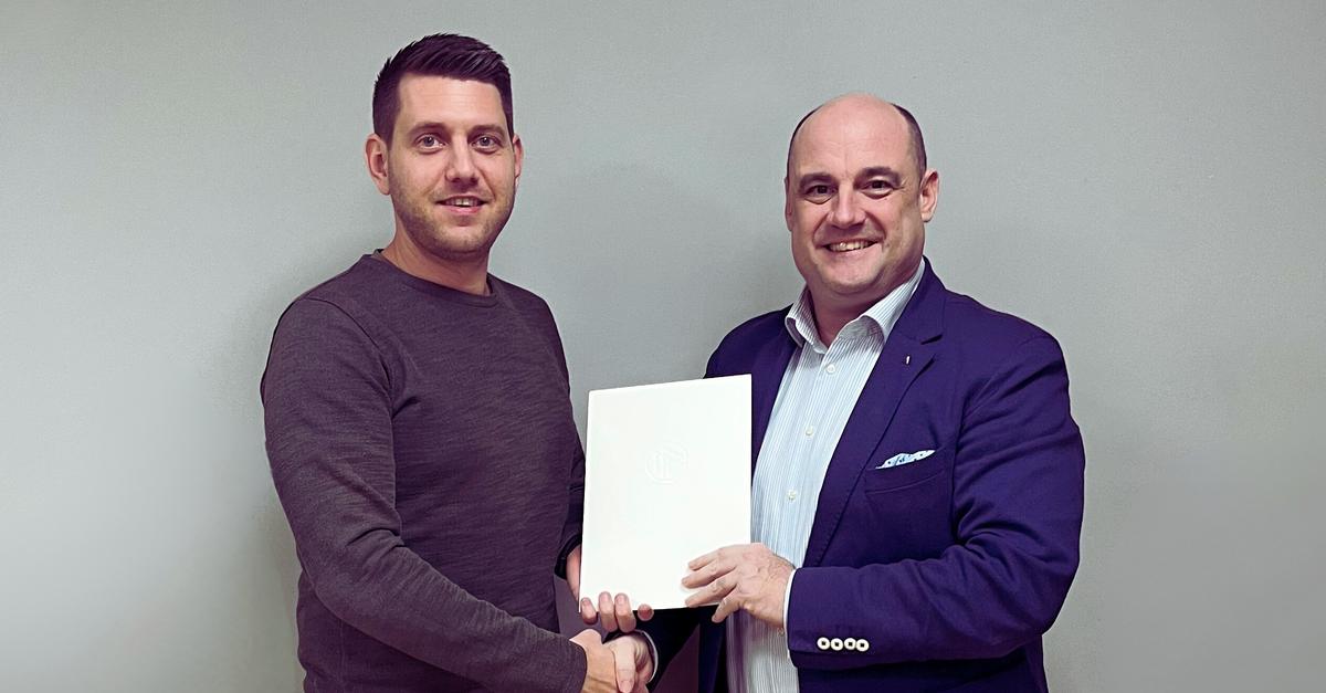 Julian Trillken setzt sich als Kreisehrenamtssieger durch