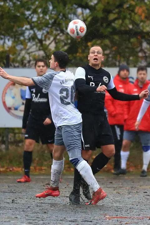 Gladenbacher SC II dominiert: Klarer Sieg gegen SG Dautphetal in B-Liga ...