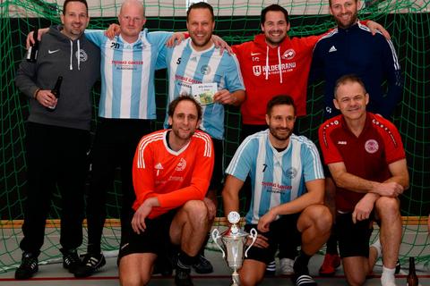 Torhungrige Oldies aus Gladenbach und Frohnhausen holen Pott