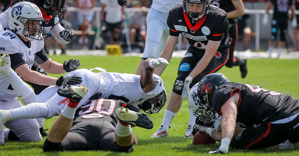 Footballer der Wetzlar Wölfe machen sich gegen Fulda Saints das Leben ...