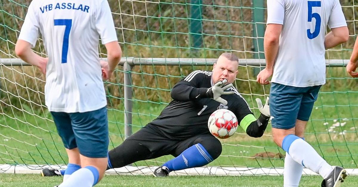 VfB Aßlar: Torwart Wagner will den Abstieg verhindern