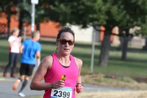 Jannis Janson und Laura Vetter stark beim Frankfurt-Marathon