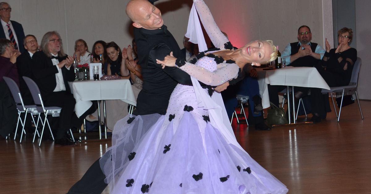 Tanzen: Die Schmidts sorgen in Glinde für Glanz